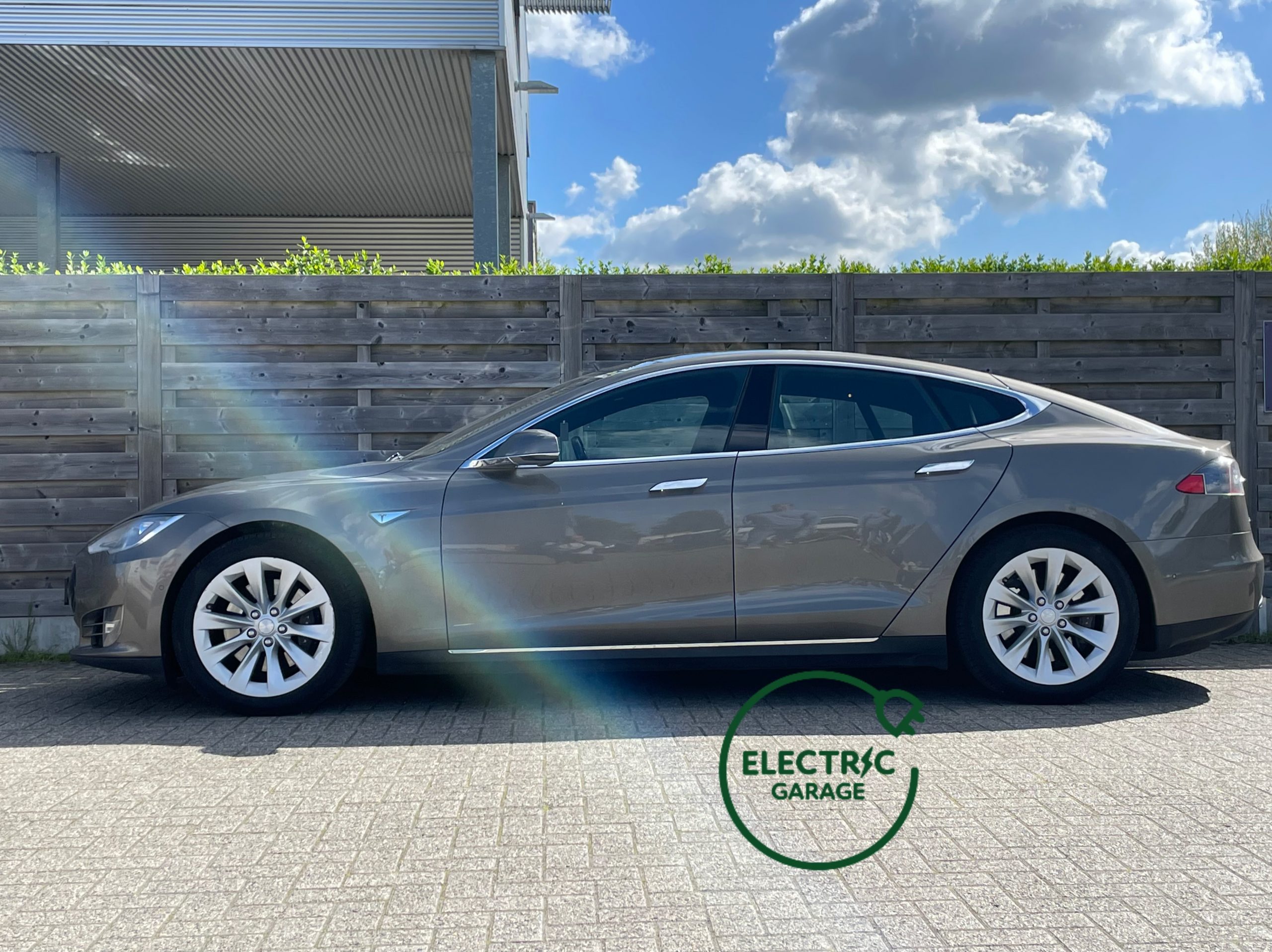 Tesla Model S90D Free Supercharging – Electric Garage