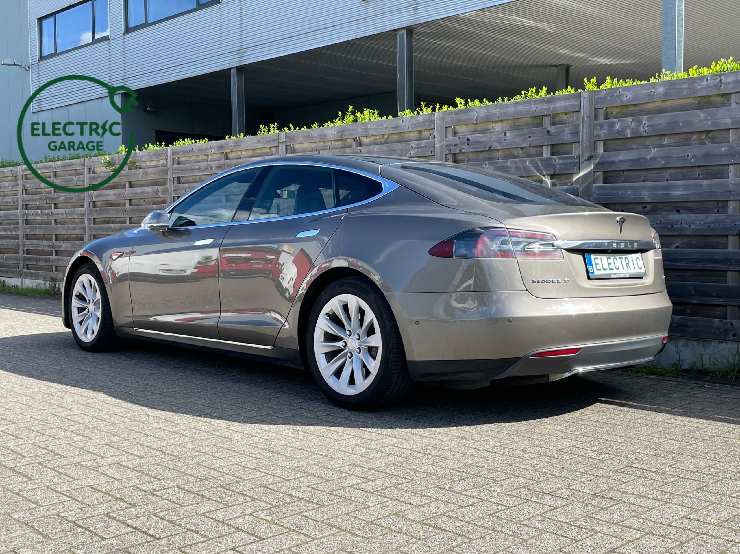 Tesla Model S90D Free Supercharging – Electric Garage