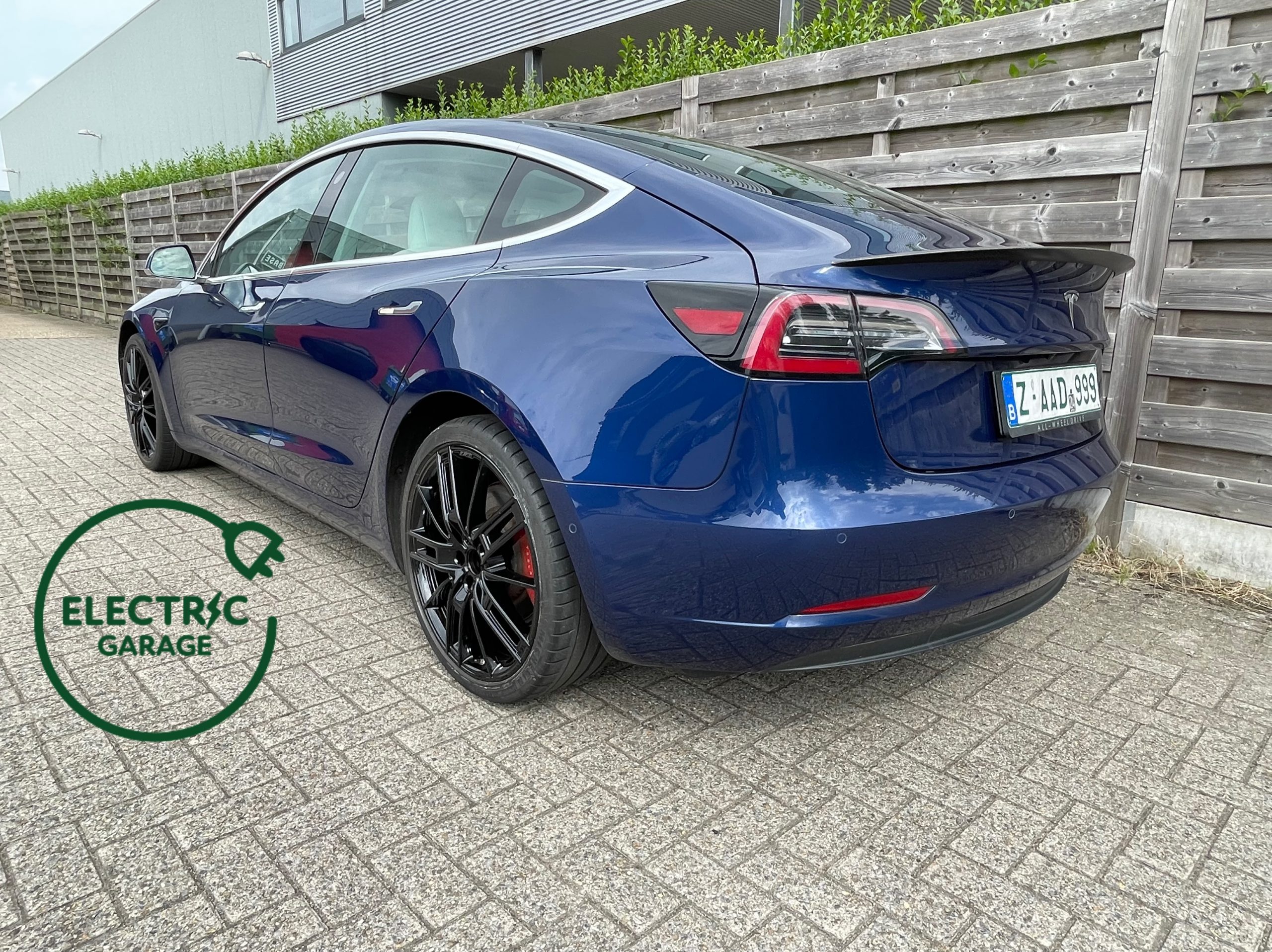 Model 3 Performance 3000eu BONUS – Electric Garage