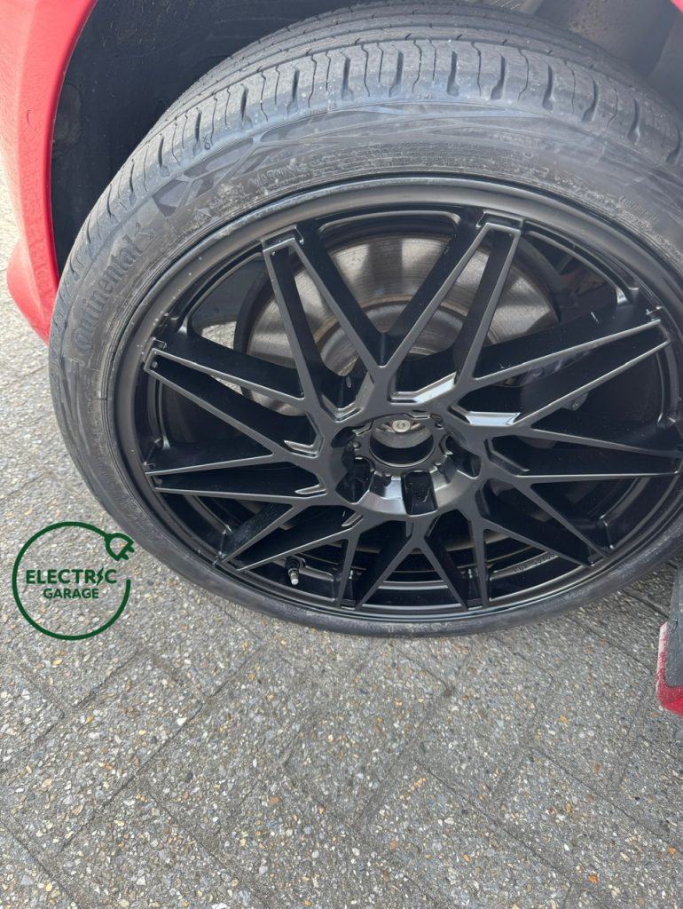 Tesla Model S Long Range Raven – Electric Garage